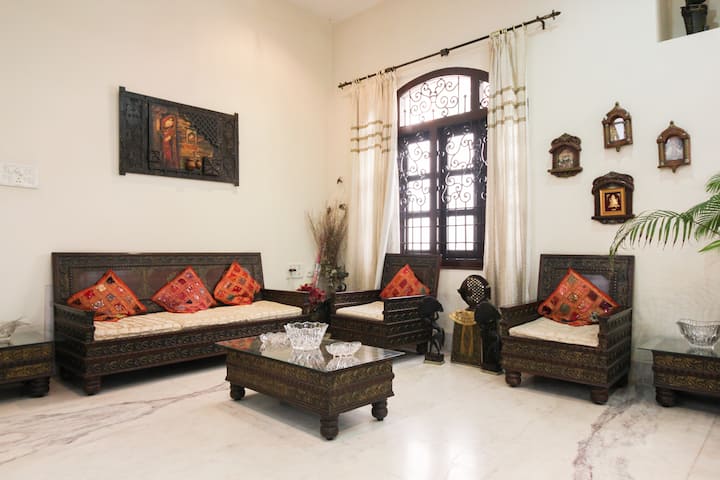 2 Private Rooms In Resort Styled  Villa Comfy Ac - Kolkata