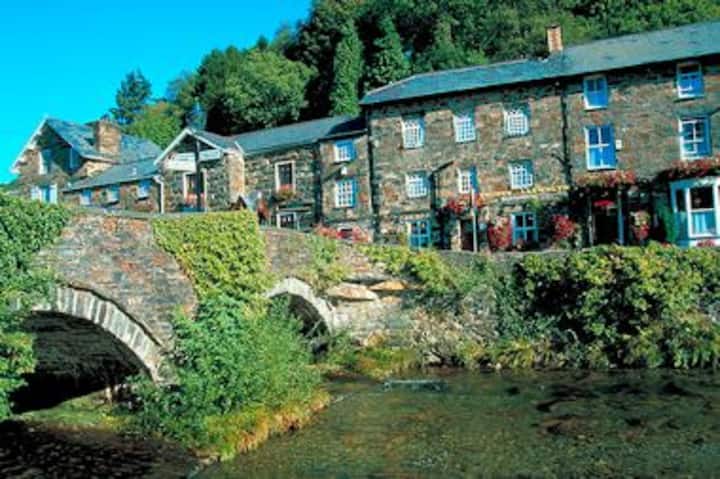 Superb Stone Cottage In The Heart Of Snowdonia - Beddgelert