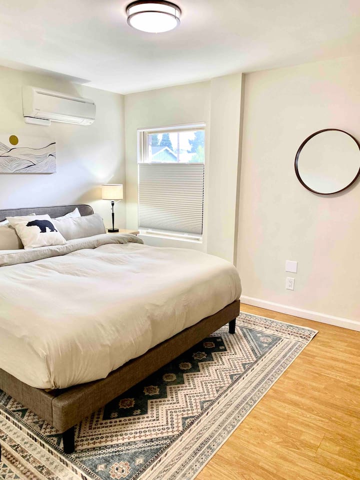 Central Modern Historic Unique Stone House W View! - Mount Shasta, CA