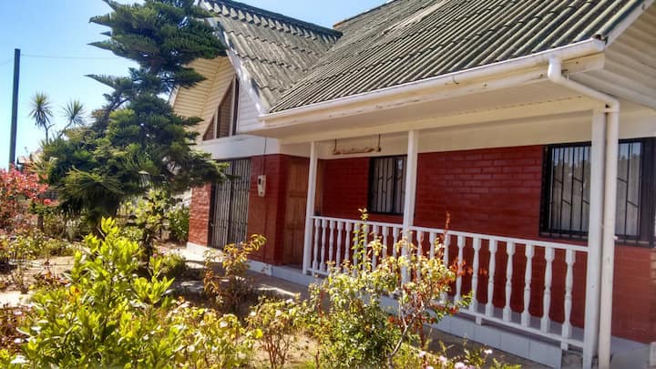 Casa De Familia Y Veraneo En Litoral Central. - Algarrobo