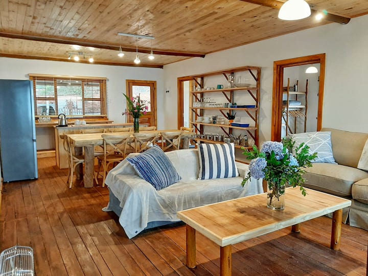 Four Bedroom Cabin (Upmarket) - Haenertsburg