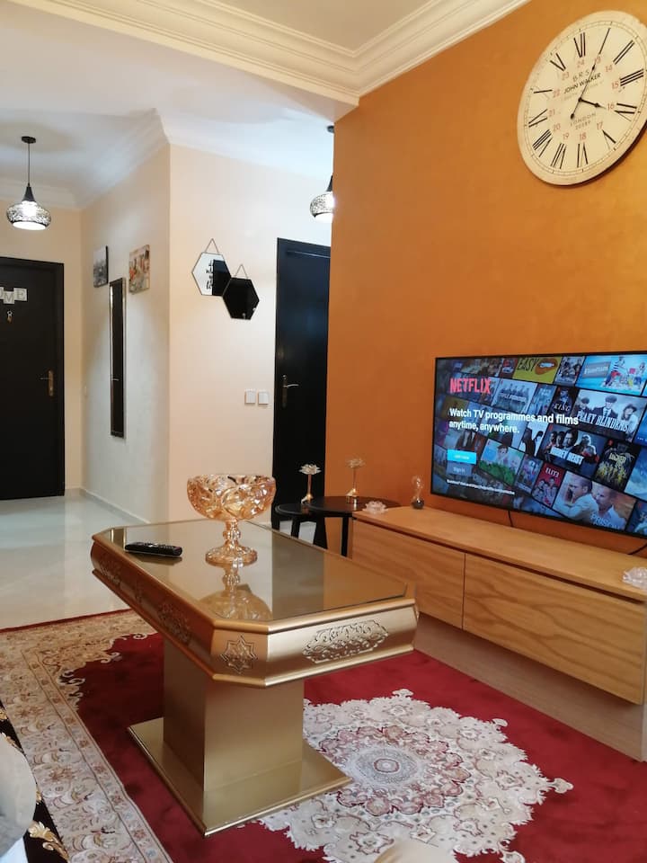 Stylish 2 Bedrooms, Wifi, Netflix, Full Amenities - Marrakesh