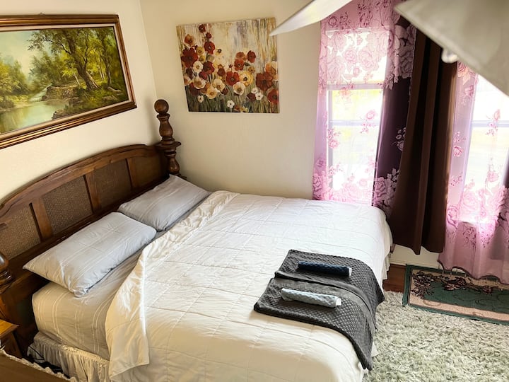 #28 Master Bedroom Private Bath - Round Rock, TX