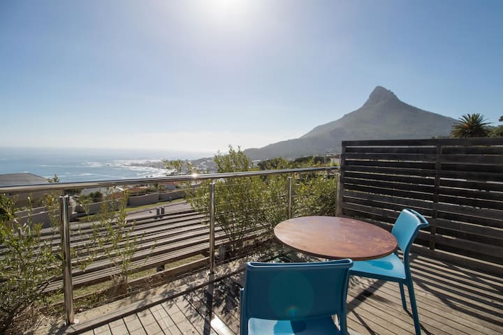 Ocean View Apartment In Camps Bay - Cape Town