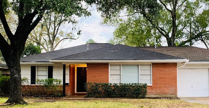 Inviting, Cozy Home To Stay - Medical Center/nrg - Bellaire, TX