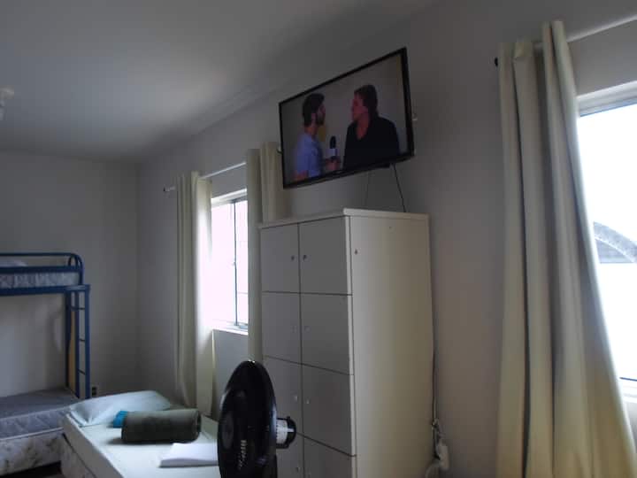 Diária R$300,00 Por Pessoa - São José dos Campos