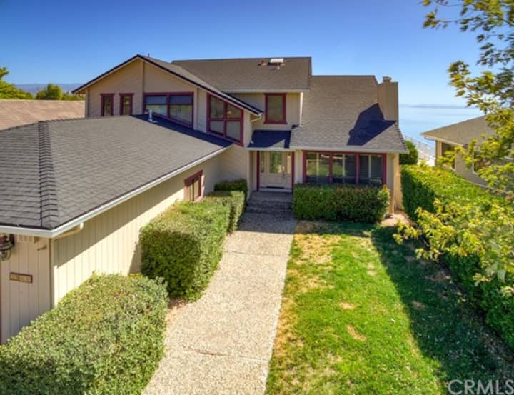 Hermosa Clear Lake - On The Water! - Lakeport, CA