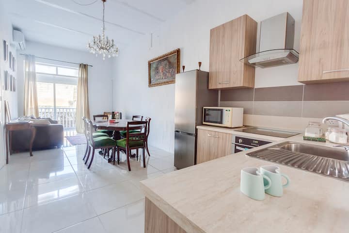 Two Bedroom Apartment In The Centre Of Valletta - Valletta, Malta