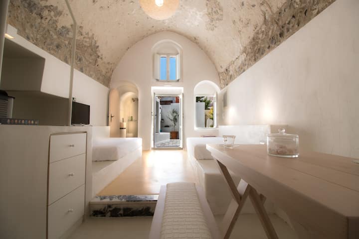 Tritiani  - Traditional Home - Santorini