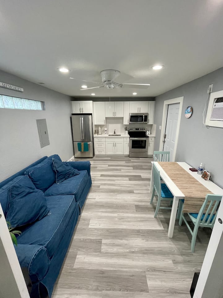 "Lakeside Getaway" Near Lake And Beach - Boynton Beach, FL
