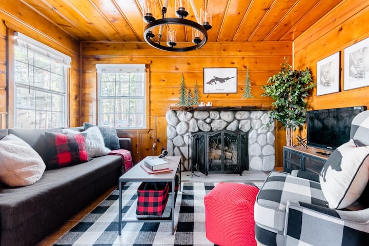 Mad For Plaid At Cabin 9 In Lakewood Cabins Near Village - Big Bear Lake, CA