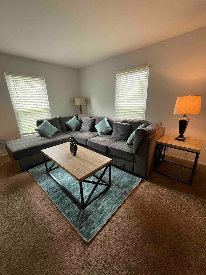 Cozy And Spacious Townhouse - Fraser, MI
