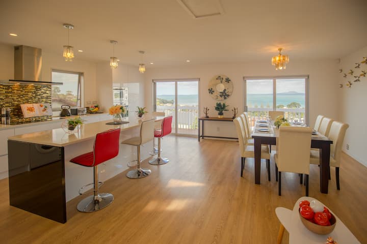 Panoramic Seaview 2-bedroom Home - 뉴질랜드