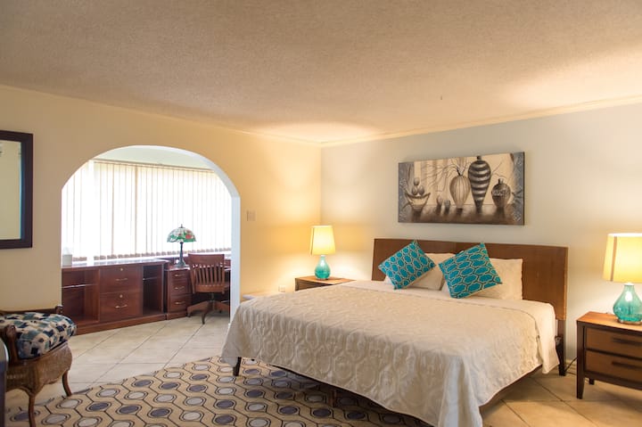 Ocean Breeze One Bedroom Suite - Montego Bay
