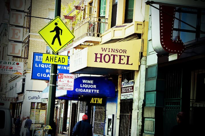 Deluxe Room-shared Bath Near Downtown - San Francisco, CA