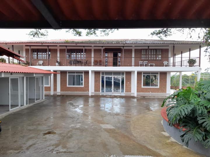 Casa - Eje Cafetero Con Cancha Sintética De Micro - Alcalá