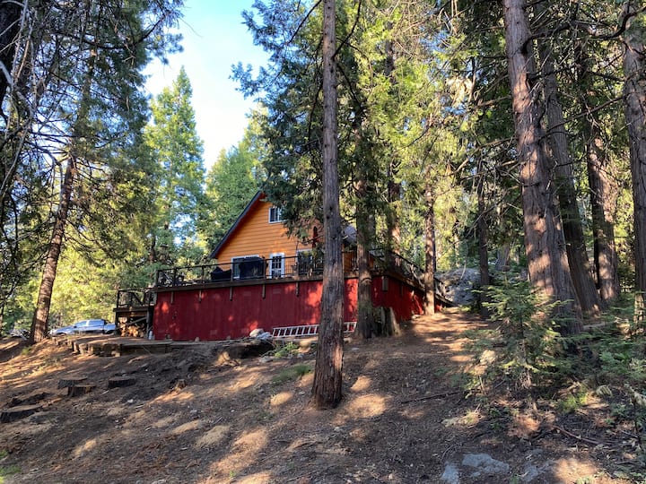 Pet Friendly Snuggle Rock Cabin, Private W/deck - Shaver Lake, CA