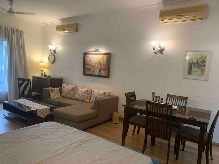 Studio Apartment @ Tarudhan Valley Golf Resort - Manesar