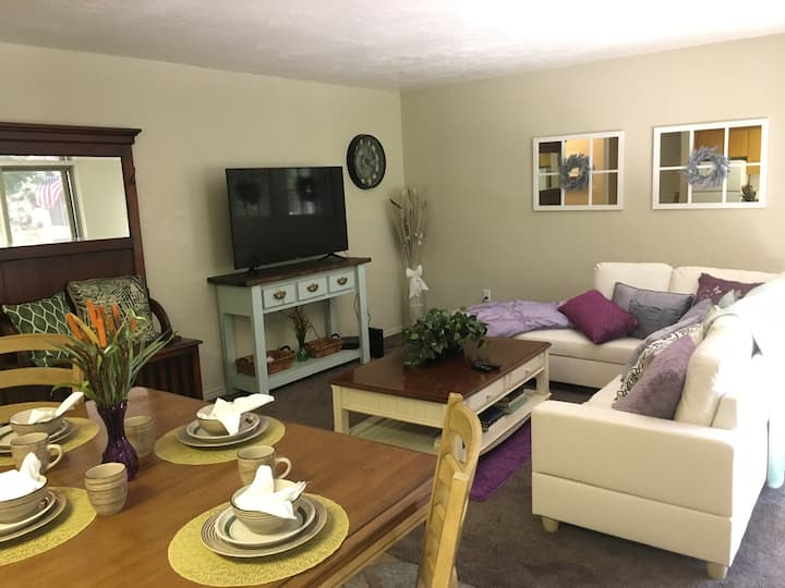 Cozy Salt Lake Condominium 5 Min To Airport - West Valley City, UT