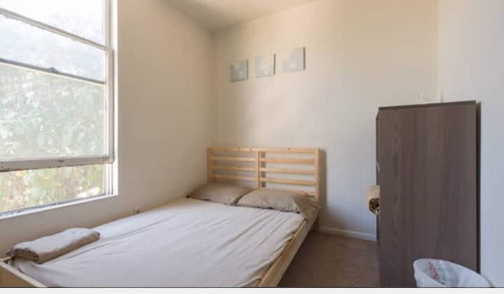 Private Room 2 W/ Parking Included - Hollywood, CA