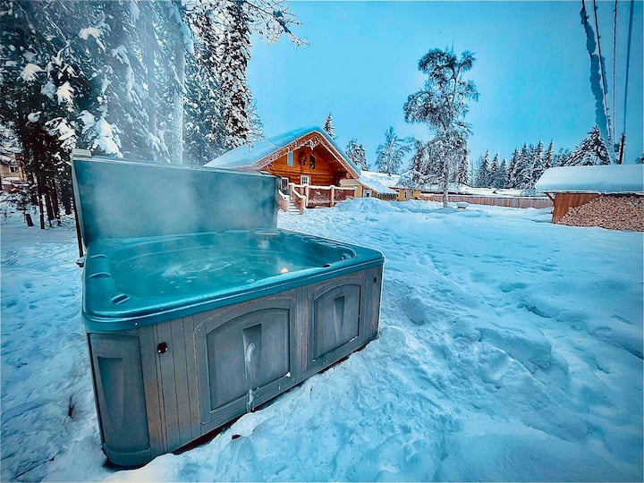 Log Cabin With Hot Tub - Fairbanks, AK