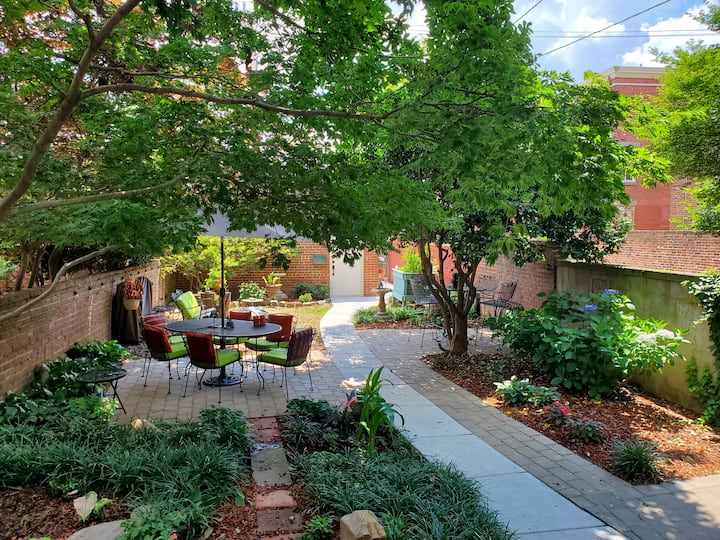 Private Fan Studio In The Trees - Richmond, VA