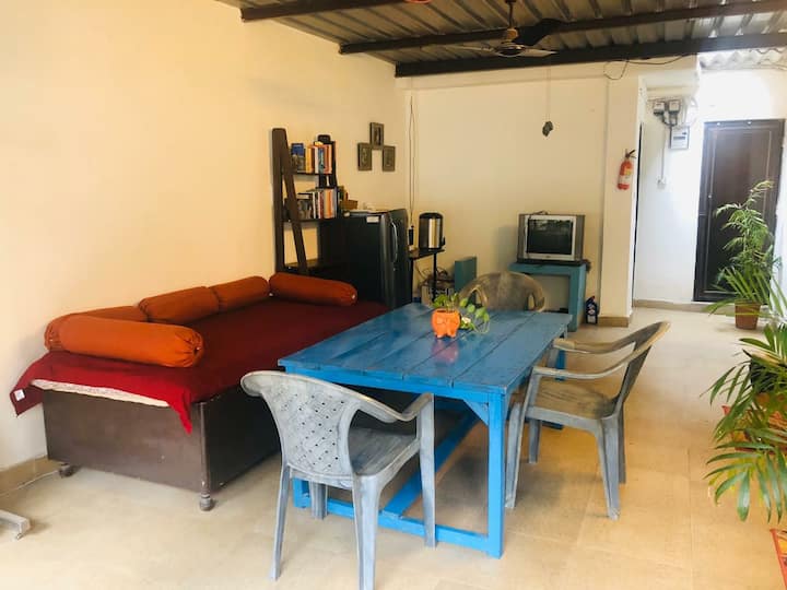 Hauz Khas Bargain: Superhost Service, Budget Price - Delhi, India