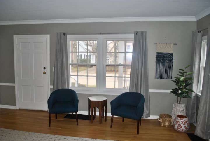 Modern Farmhouse Style - Near Everything! - Springfield, OH