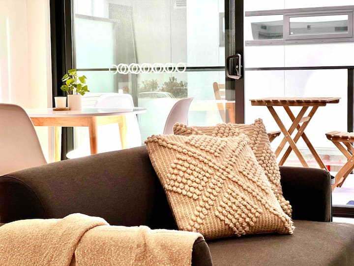 Brand New 1 Bedroom Apartment In Canberra Centre - Canberra