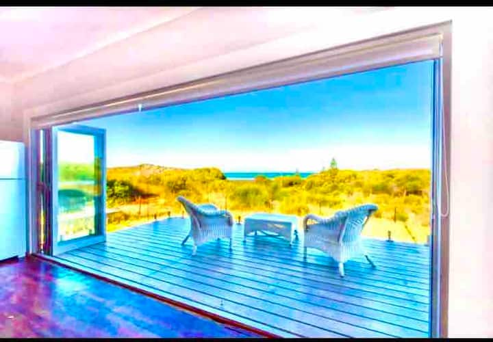 Shell's Cottage-front Row With Ocean & River Views - Guilderton