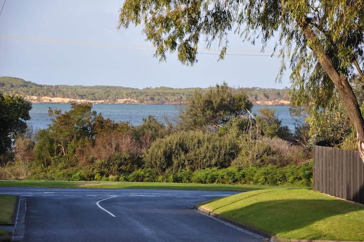 Location Perfect! Pet/mobility Friendly Fast Wifi - Inverloch