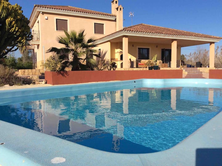 Large Private Familiy Poolvilla, Beachvolleybal - Dolores