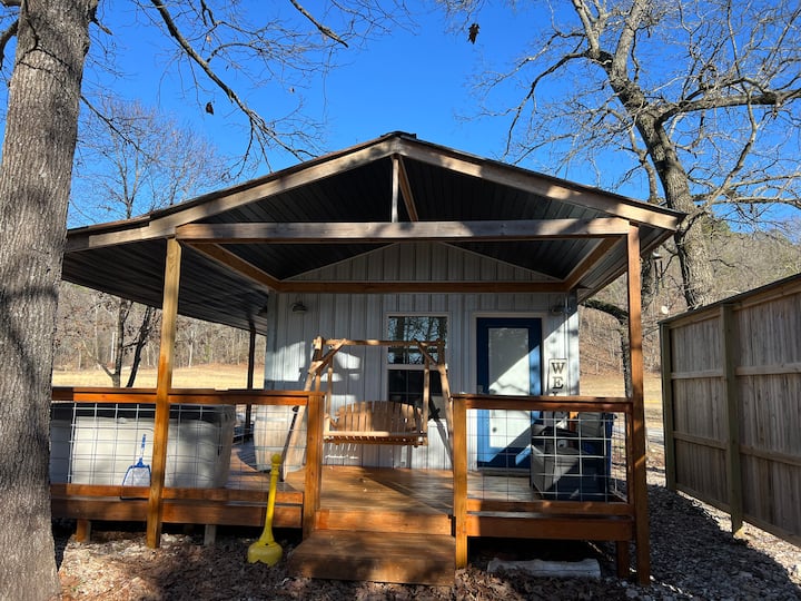 The Grain Bin Creek Cabin W/loft. - Dripping Springs, OK