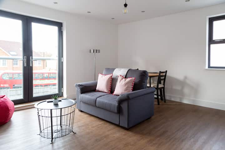 Amazing One Bed Apartment, Sidcup - Bromley