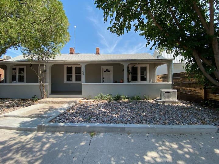 Newly Restored Casita - Heart Of Downtown Marfa! - Marfa, TX