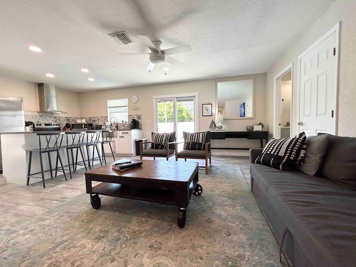 Close2beach&dt Pool+guest House - St. Petersburg, FL