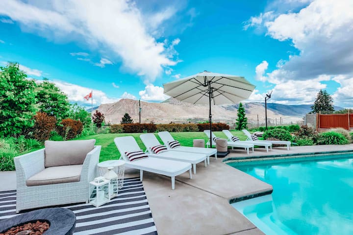 Executive Luxury 5br W/ Heated Pool Family Oasis - Kamloops