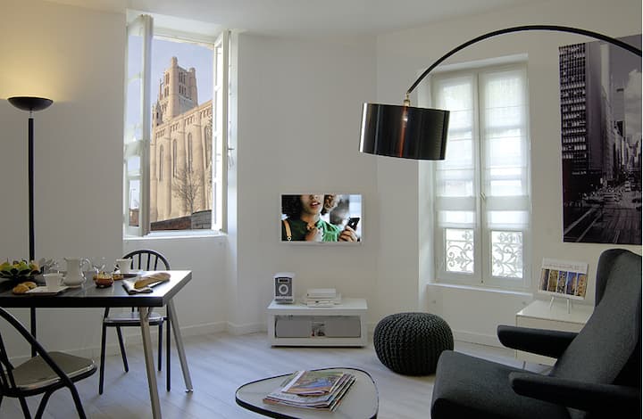 Appartement In Het Hart Van De Bisschoppelijke Stad Albi Met Gesloten Garage - Albi