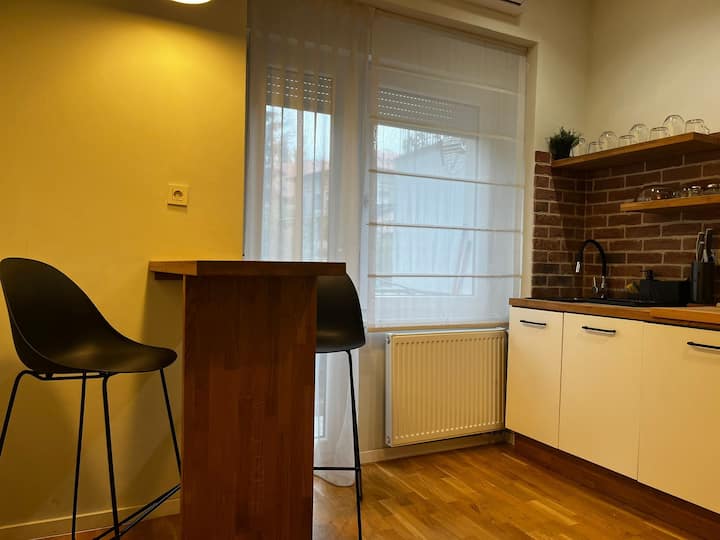 Downtown Appartment
With Brand New Appliances - Zagreb