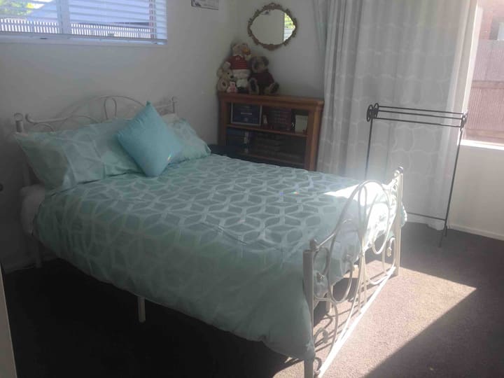 Peaceful In Redwood, Christchurch - Christchurch