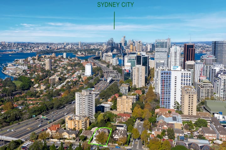 Charming 1 Bedroom, Park Adjacent. City 5 Minutes - North Sydney
