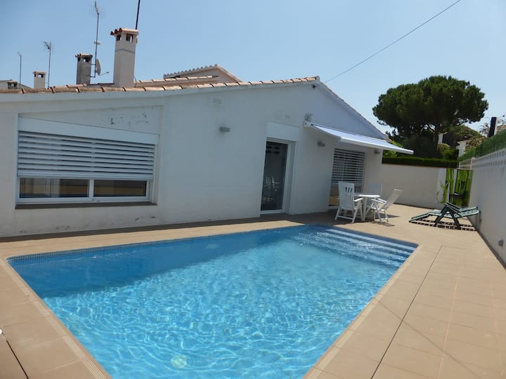 Casa Con Piscina Privada Cerca Playa Bien Equipada - L'Escala