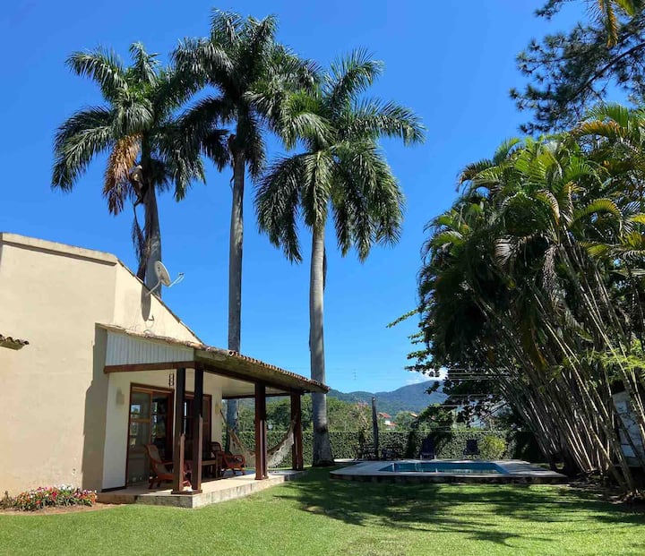 Casa De Campo Agradável E Moderna Com Piscina - Itatiaia