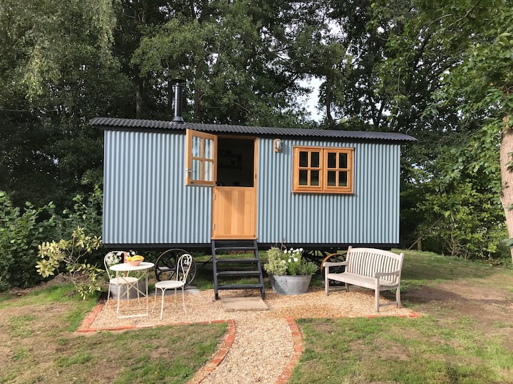 Under The Stars - Shepherd's Hut - Dorking