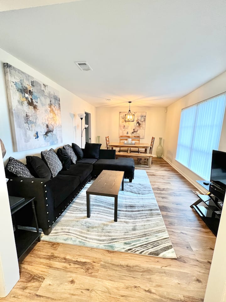 Midtown Home: 2 Living Areas - Little Rock, AR