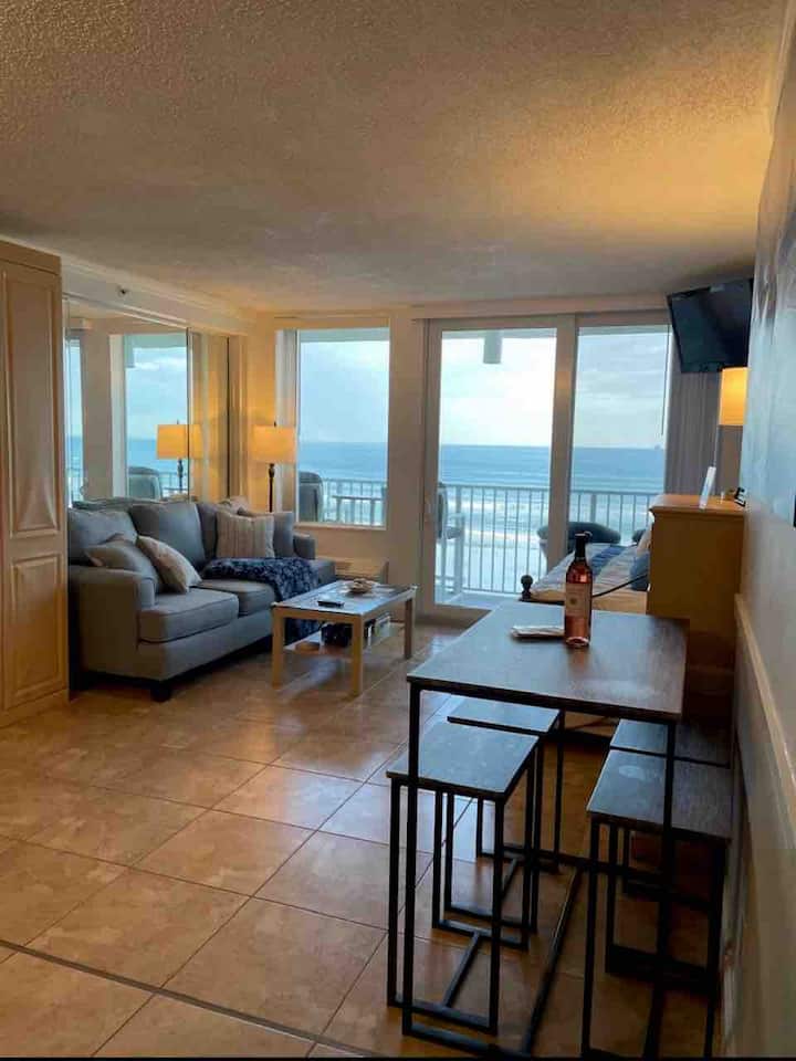 Oceanfront Condo With Balcony Heated Pool Hot Tub - Daytona Beach, FL
