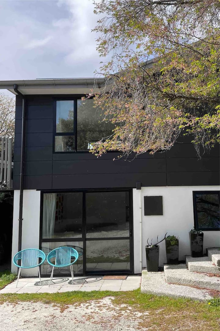 Modern 2 Bedroom Apartment - All For Yourself! - Queenstown, New Zealand