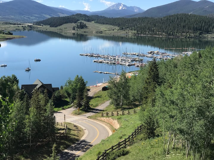 Lake And Mountain Views Close To Everything! Apt L - Summit County, CO