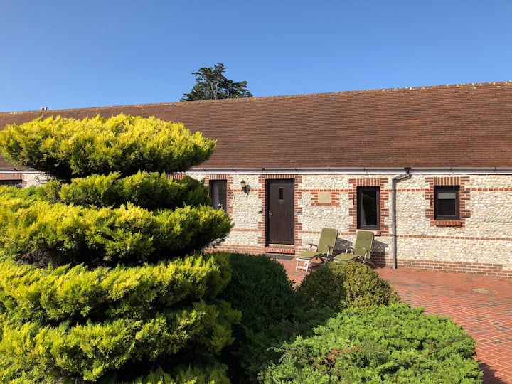 Arundel Cow Barns Sleeps 12 - Littlehampton