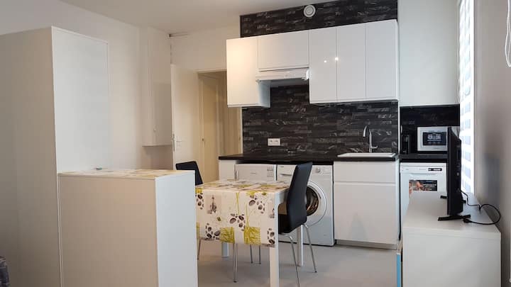 Paris-la Defense -Appartement Refait à Neuf, Calme - Puteaux